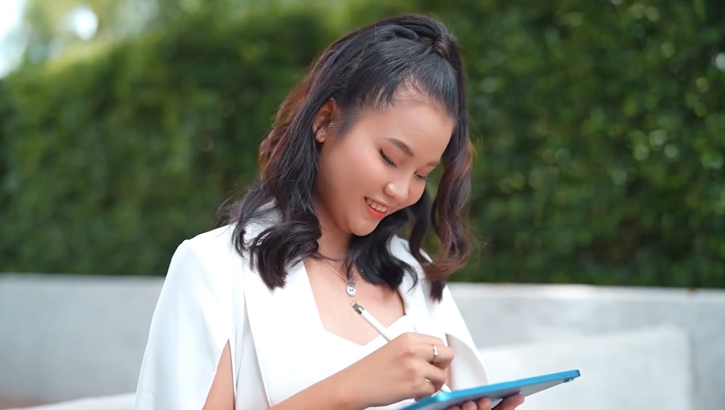 LEARN to EARN ชีวิต “รอด” ได้ต้องเรียนรู้ที่จะปรับตัว “เพ็ญนภา สิงห์สนั่น” นักแต่งภาพร้านค้า ...